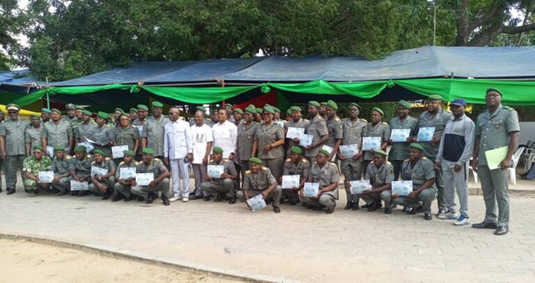 Eaux, Forêts et Chasse : les stagiaires de la promotion 2024 au Diplôme ...